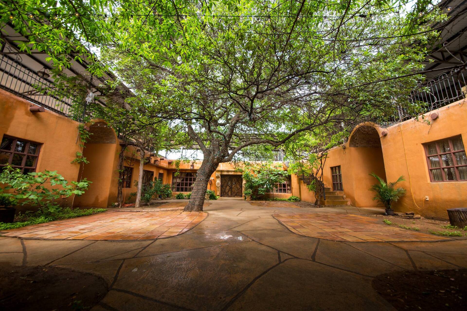 Crystals Meditation for Inner Peace - Utopia Light City